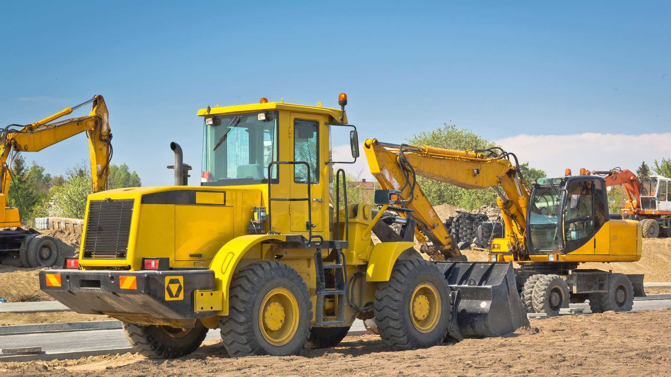 Types of Construction Vehicles: Costs, Uses, and Jobsite Applications